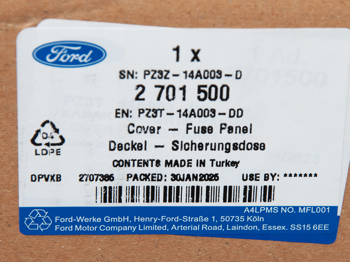 PODSTAWA SKRZYNKI BEZPIECZNIKÓW CUSTOM 23- | | Ford Original Parts