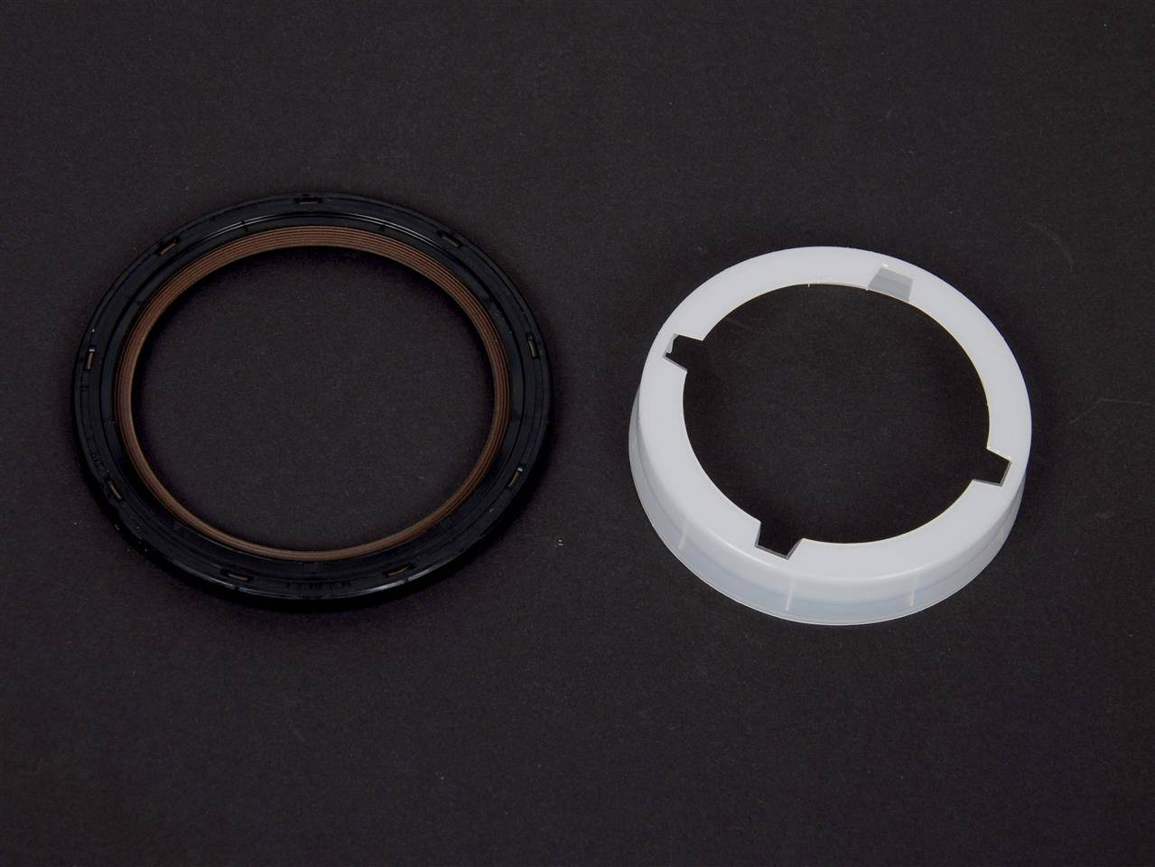 USZCZELNIACZ WAŁU KORBOWEGO TYŁ 2.0 TDCI _ 1826504 _ 3M5Q-6701-BD ...