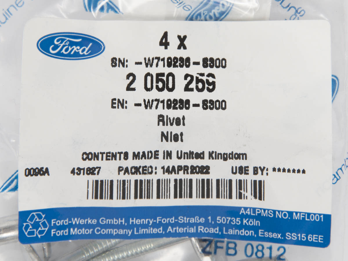 NIT NAROŻNIKA / ŚLIZGU ZDERZAKA TYŁ CUSTOM 17- _ 2050259 _ W719236-S300 ...