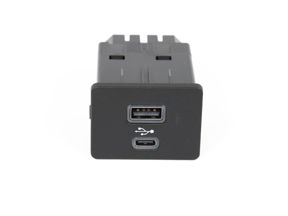 GNIAZDO PORT USB BRONCO 22- MUSTANG MACH-E 20- _ 2636220 _ ML3T-14F014 ...